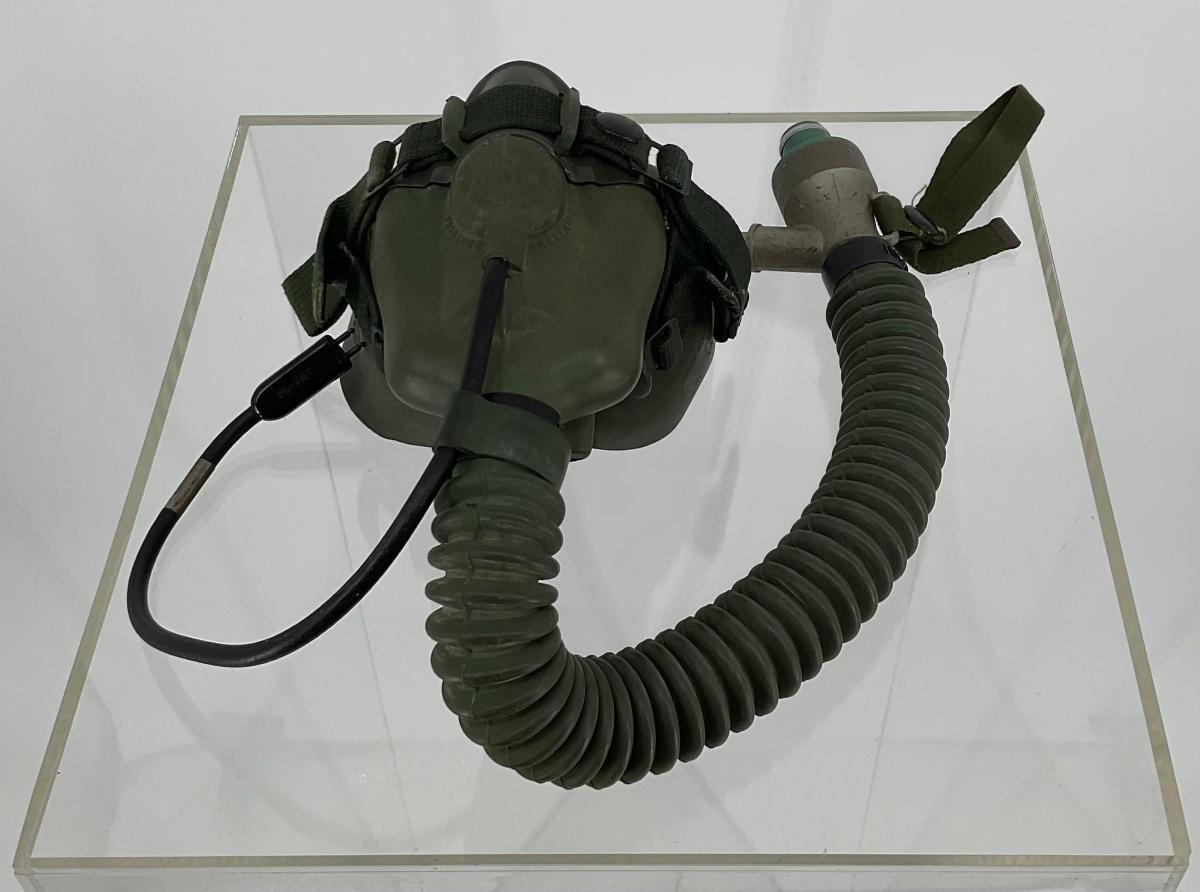 Aviator Oxygen Mask of Arnold McKechnie, Sr. | Patriots Point Naval ...